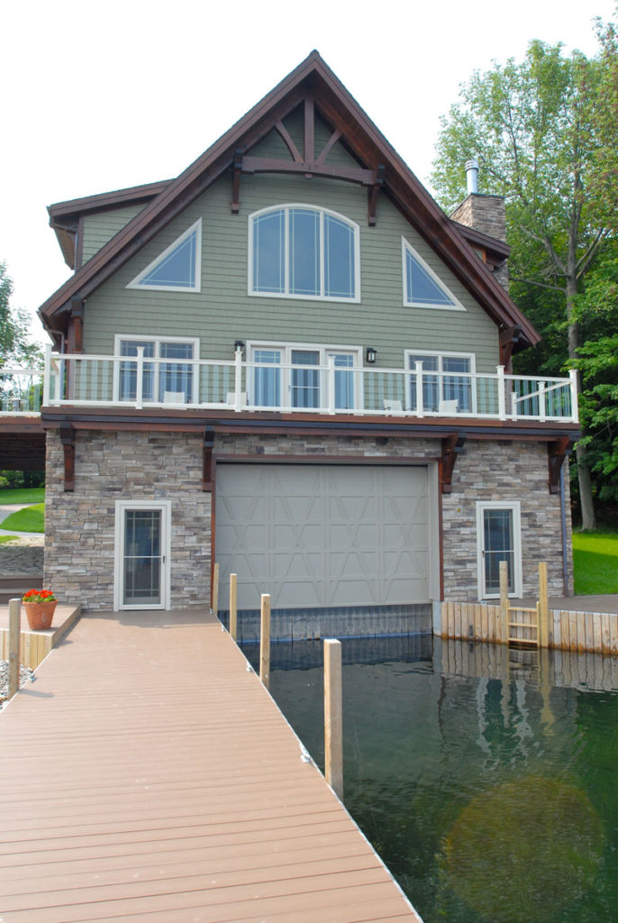 5 Fabulous Must-Haves for Lake Houses - Woodhouse The Timber Frame Company